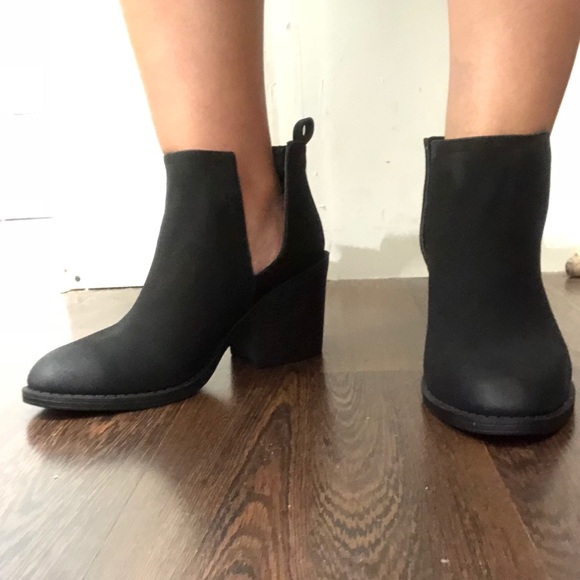 Pierre Dumas | Shoes | Pierre Dumas Black Booties Boots Ankle Boots ...